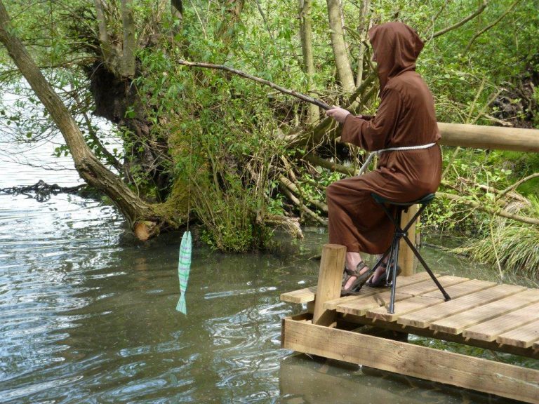 Monk Seen Fishing At Fleet Pond! - Fleet Pond Society